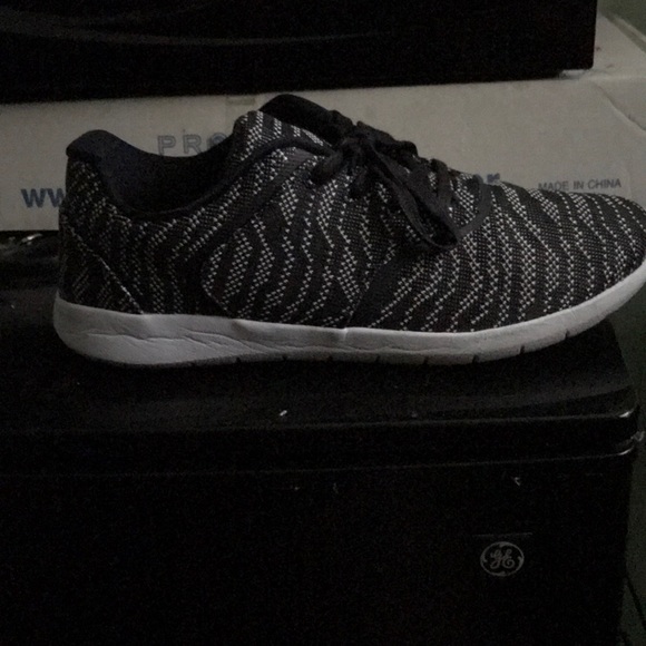 Shoes | Gently Used Running Shoes | Poshmark